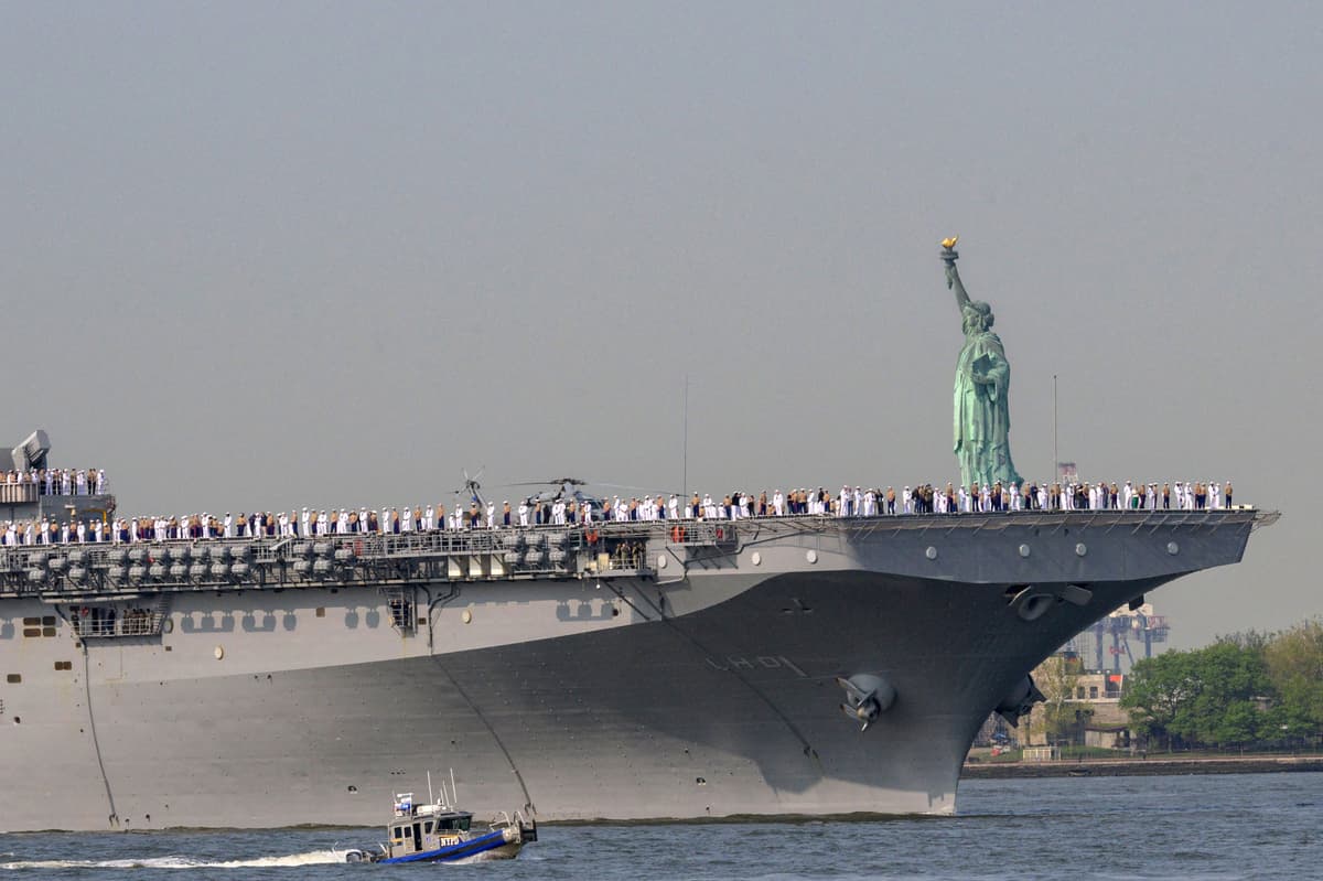 US Navy Receives 1st Orca Unmanned Submarine Manufactured by Boeing ...